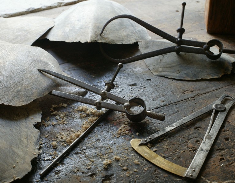 Maison Bonnet, custom-made eyewear makers in Paris & London